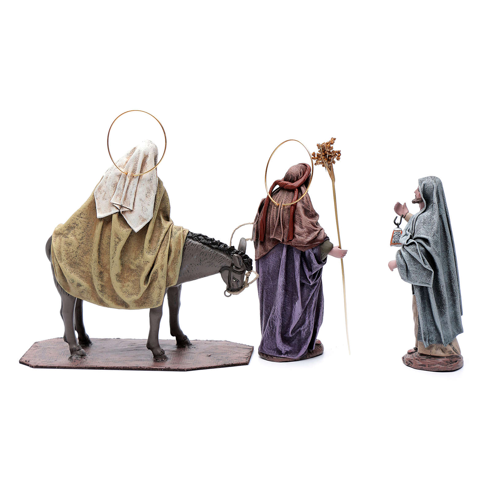 Nativity scene statues Mary and Joseph looking for lodging | online ...