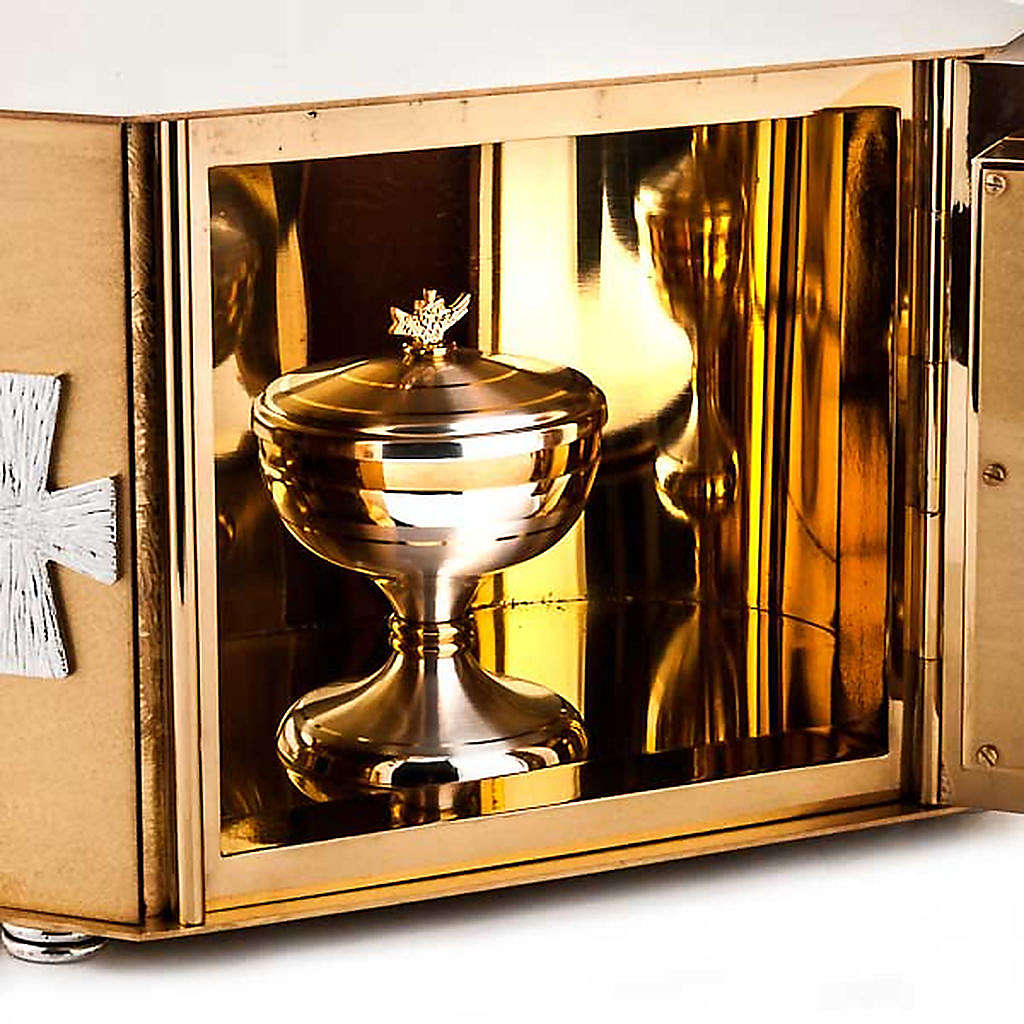 Tabernacle with exposition of the Blessed Sacrament, cross | online ...
